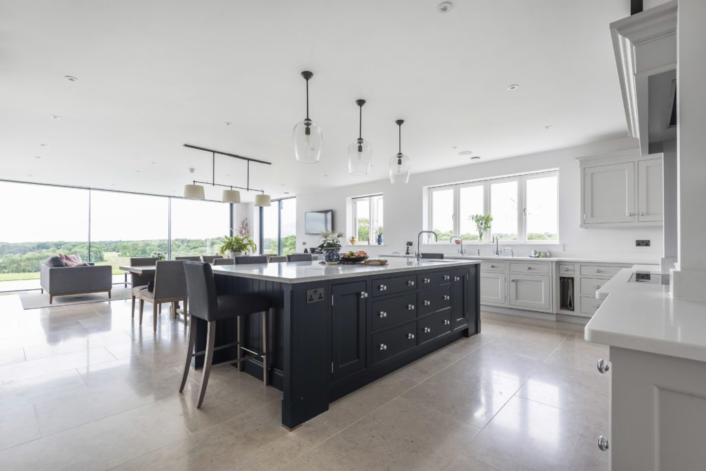 Bespoke Building Contractor (01628 810286) - KJS Build
